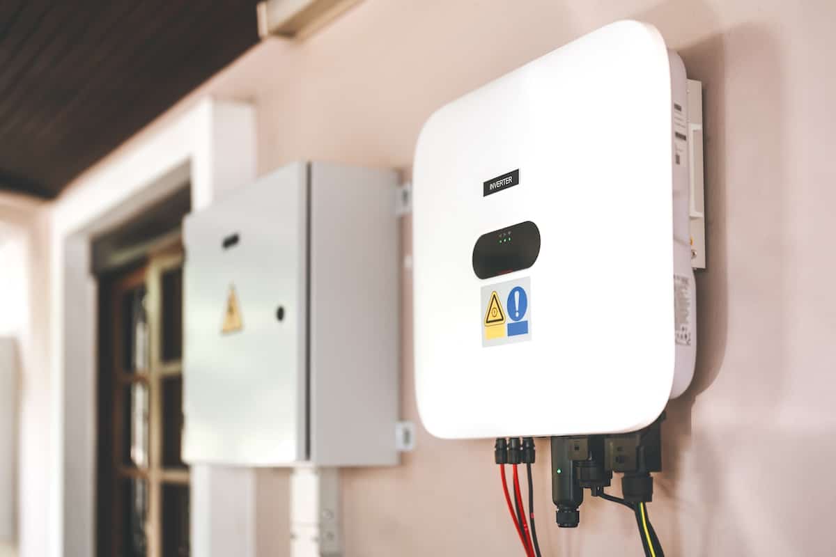 Onduleurs solaires : le cœur intelligent des installations photovoltaïques